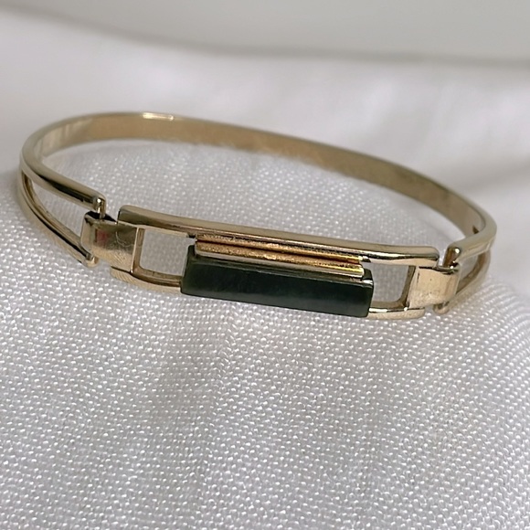 Avon | Jewelry | Vintage Avon Gold Tone Faux Jade Petite Metal Hinged ...